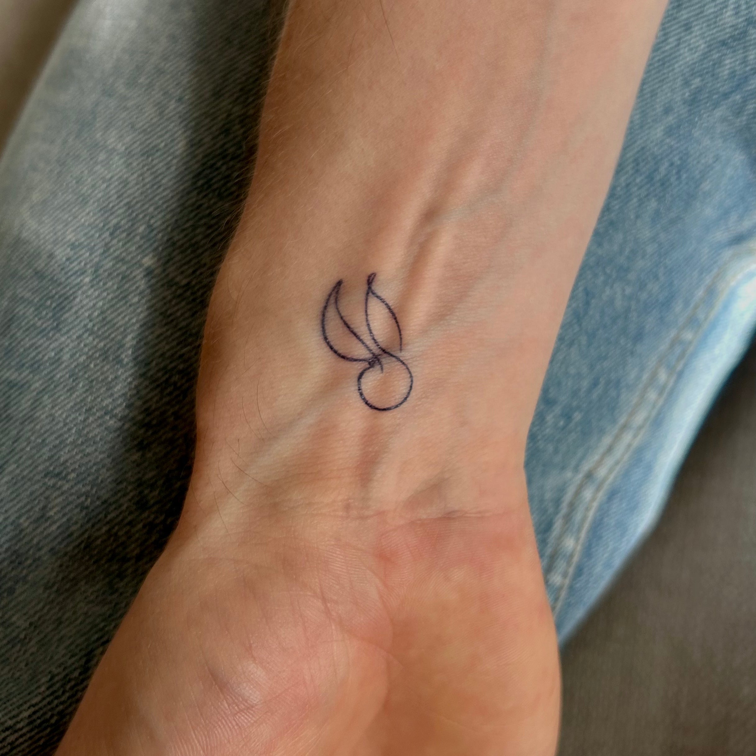 Harry Potter Goldener Schnatz One Line Tattoo | Temporäres Tattoo | Inkster